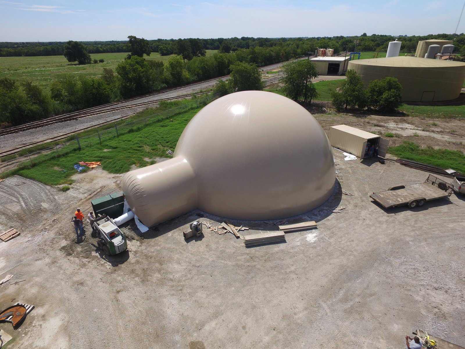 Timelapse shows construction of ammonium nitrate storage dome ...